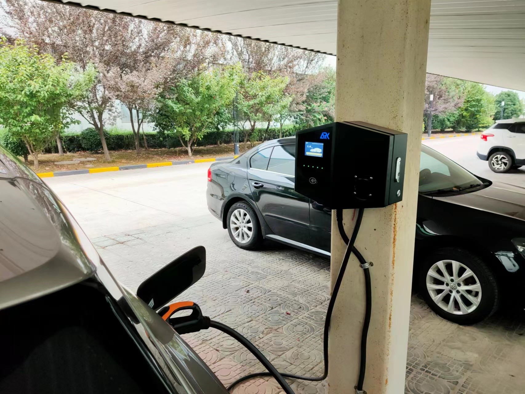 Public 22kw Ocpp1.6J 3phase Fast Wall Mounted Type2 EV Charger With Pillar